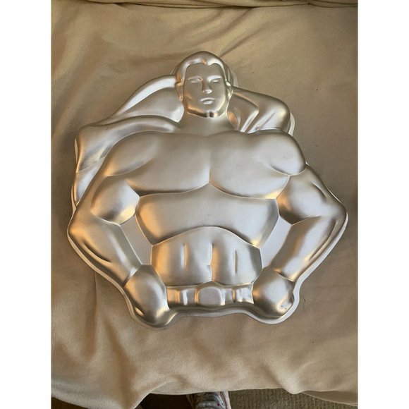 Wilton Enterprices | Kitchen | Vintage Dc Comics Superman Cake Pan By ...